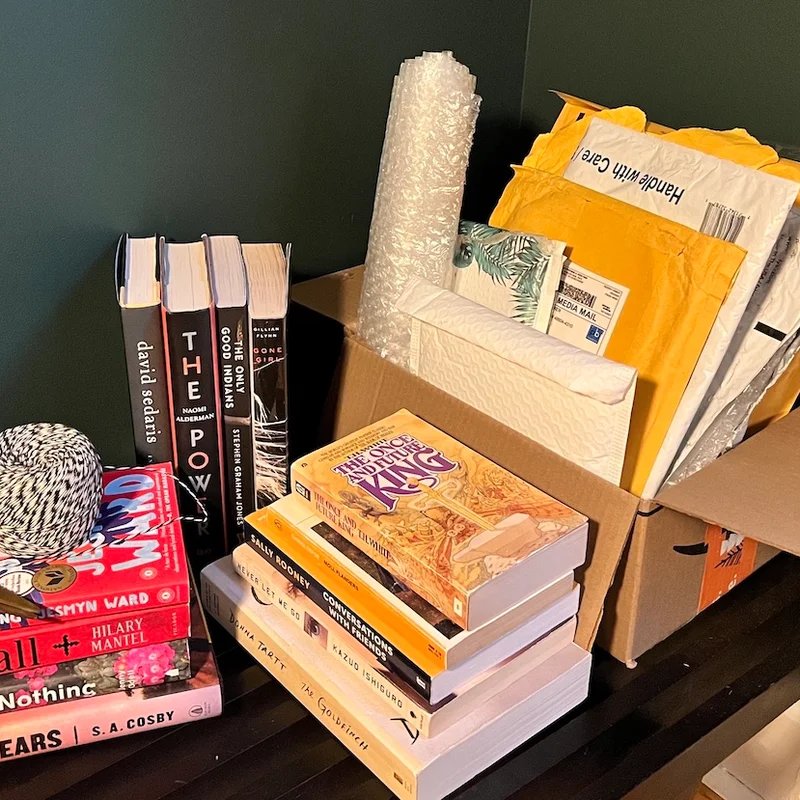 What Are the Best Boxes or Bubble Mailers For Shipping Books?