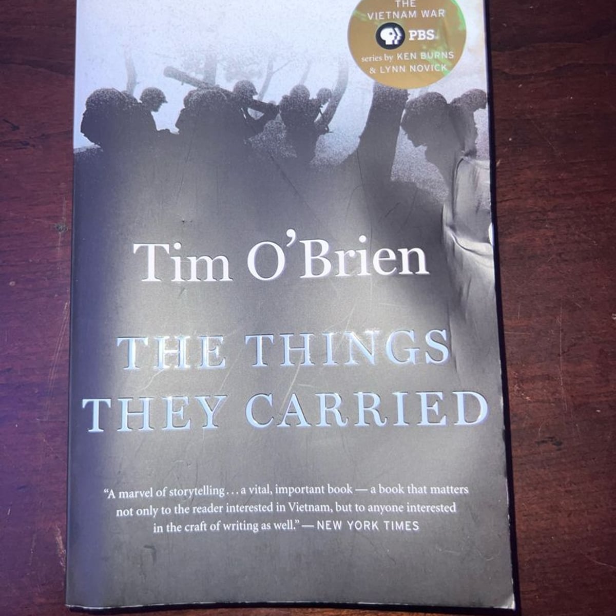 The Things They Carried by Tim O'Brien, Paperback | Pangobooks