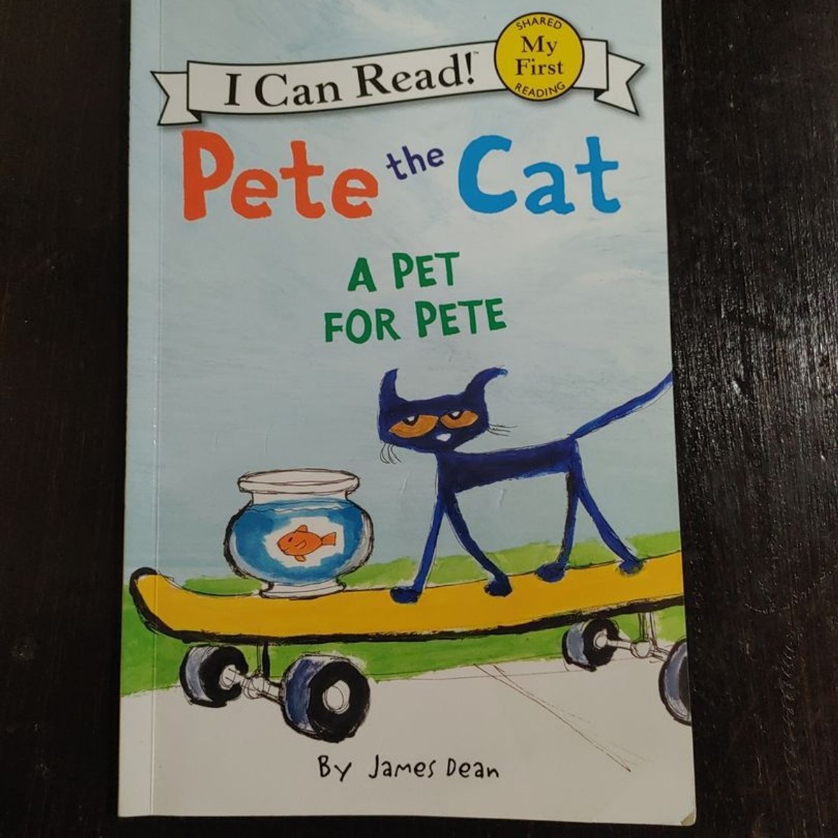 Pete the Cat: a Pet for Pete by Kimberly Dean