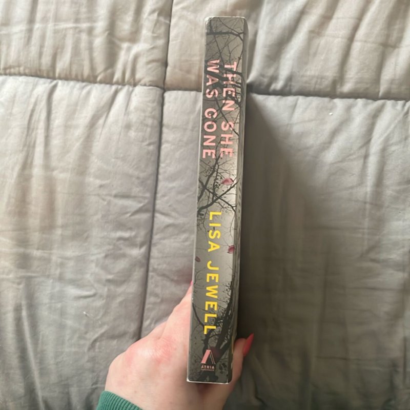 Then She Was Gone by Lisa Jewell, Paperback | Pangobooks