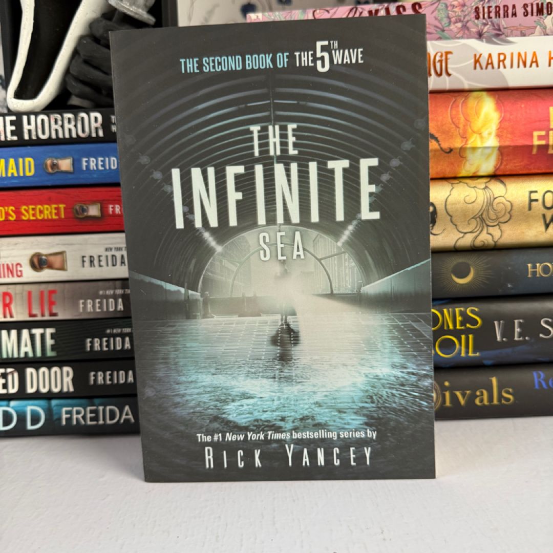 The 5th Wave Collection by Rick Yancey