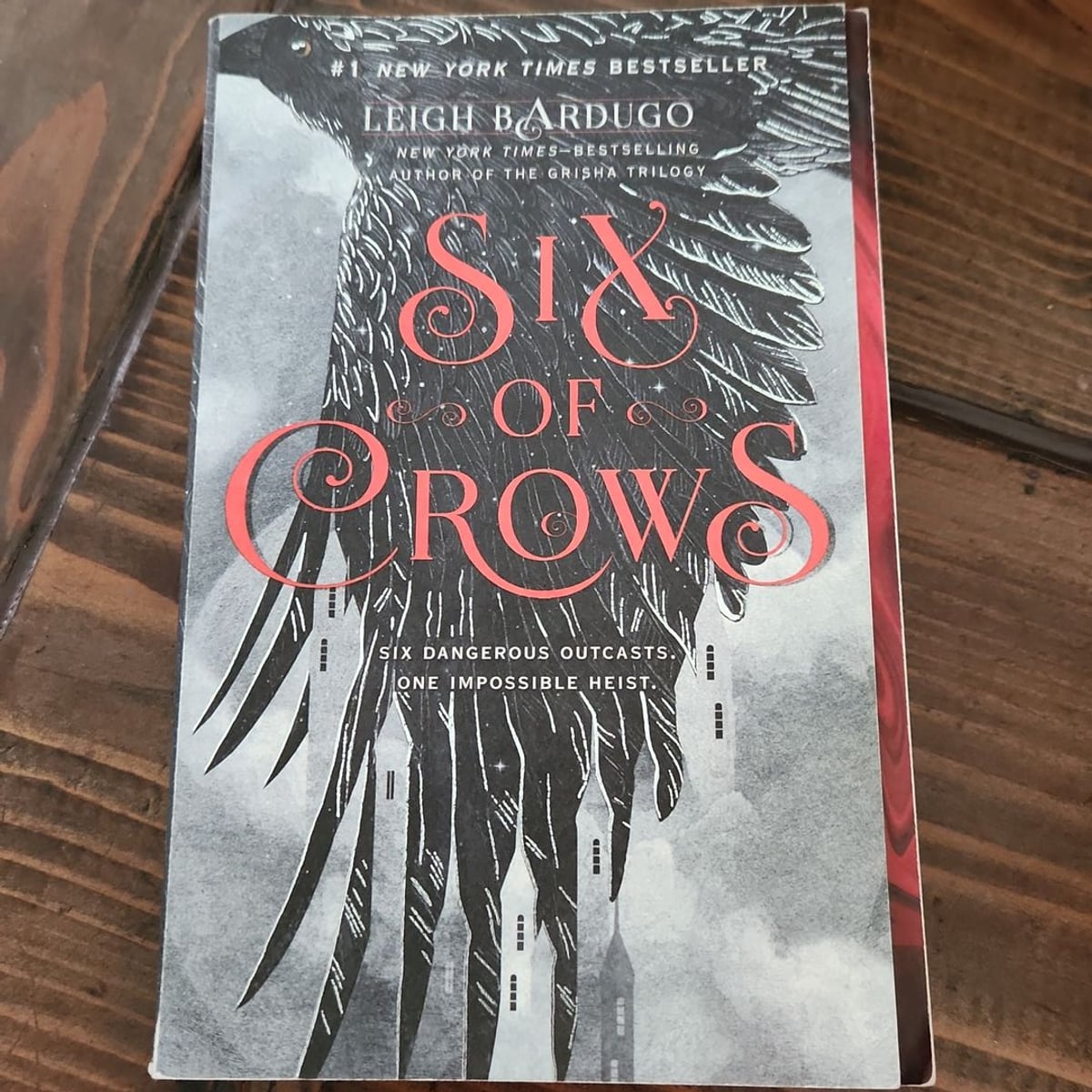 Six of Crows by Leigh Bardugo, Paperback | Pangobooks