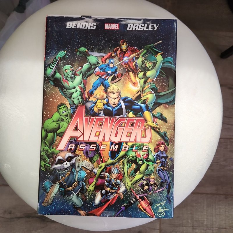 Avengers Assemble by Brian Michael Bendis by Brian Michael Bendis