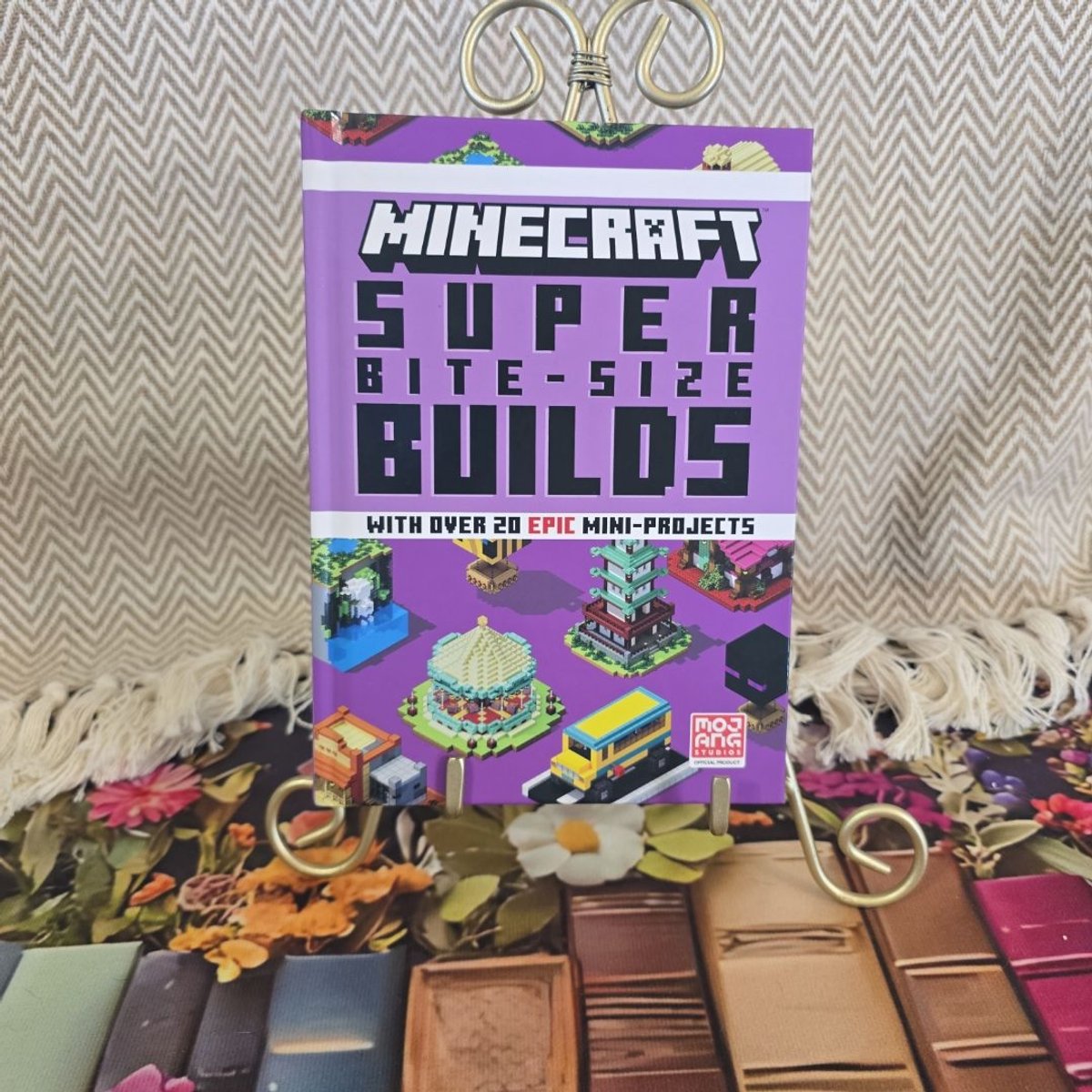 Minecraft: Super Bite-Size Builds by Mojang AB, The Official Minecraft Team