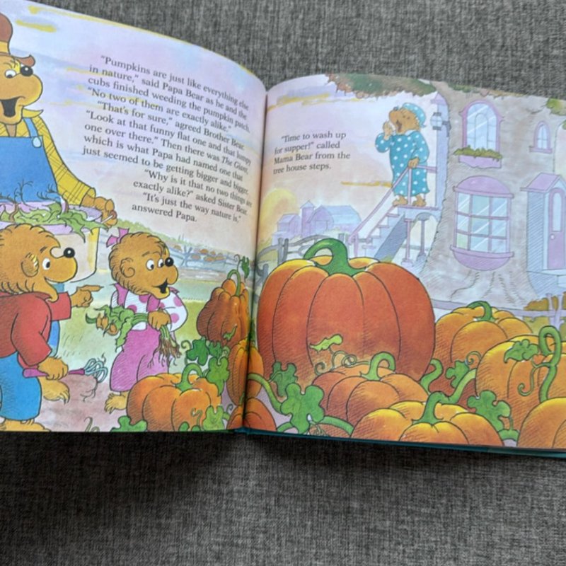The Berenstain Bears Happy Halloween! by Stan Berenstain, Jan Berenstain