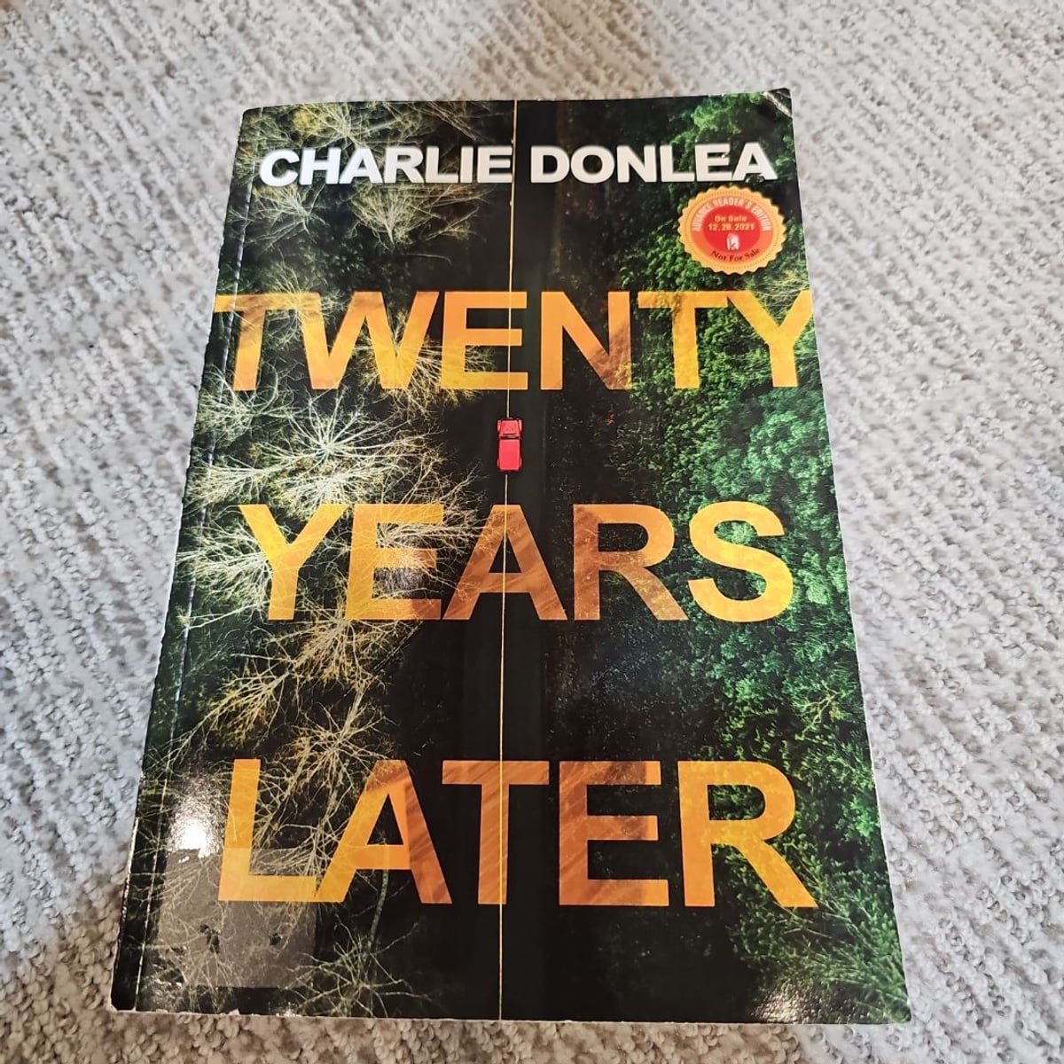 Twenty Years Later by Charlie Donlea , Paperback | Pangobooks