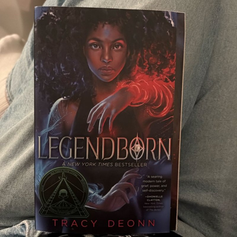 Legendborn by Tracy Deonn, Paperback | Pangobooks