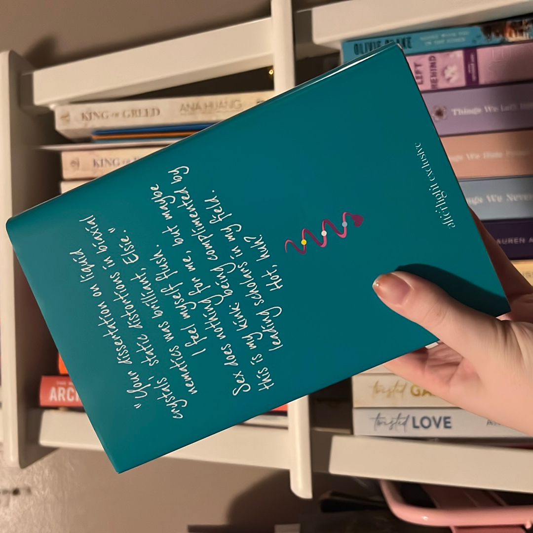 Love, Theoretically by Ali hazelwood, Hardcover | Pangobooks