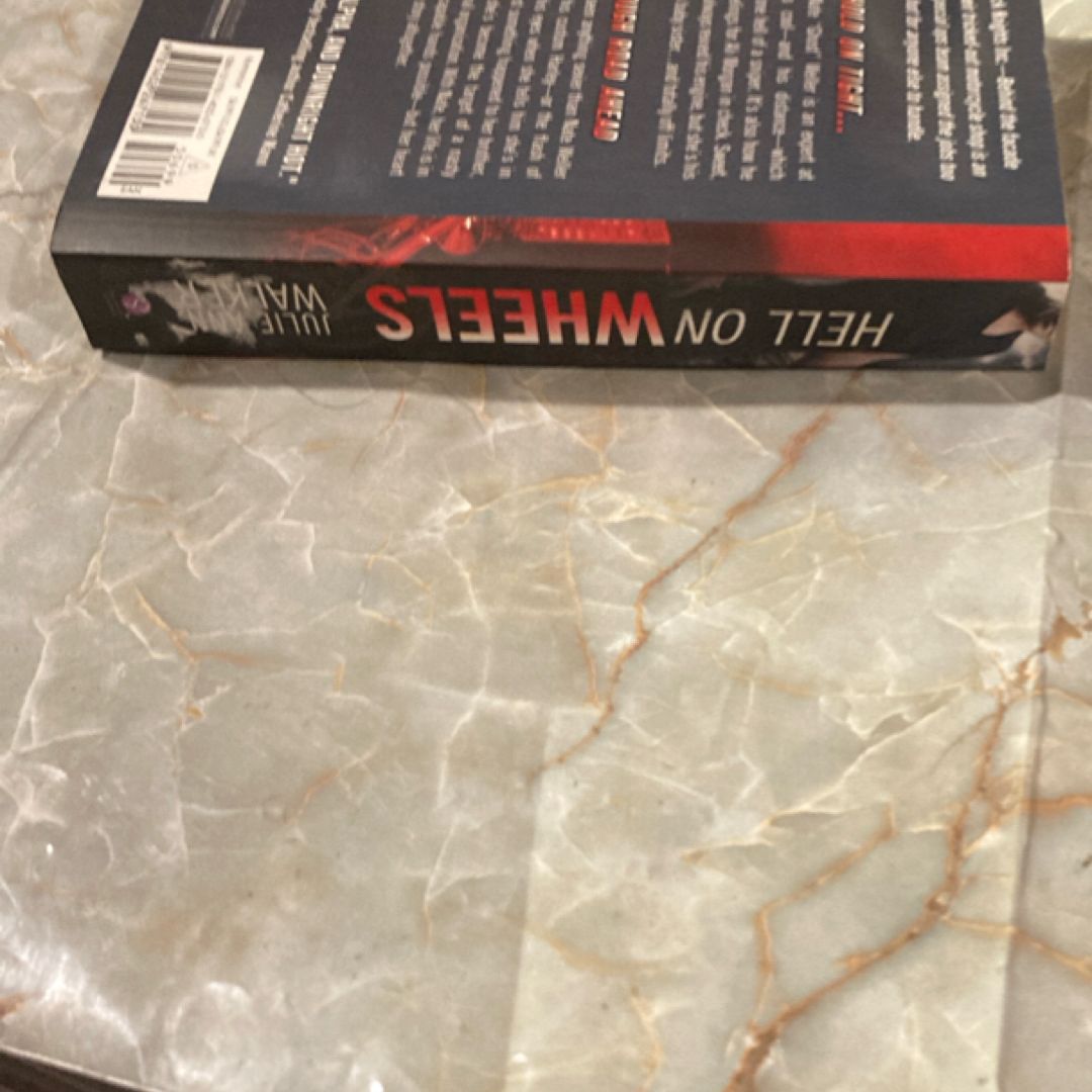 Hell on Wheels by Julie Ann Walker, Paperback | Pangobooks