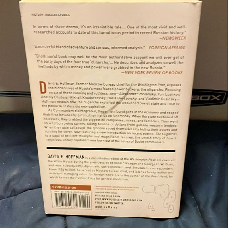 The Oligarchs by David E. Hoffman, Paperback | Pangobooks
