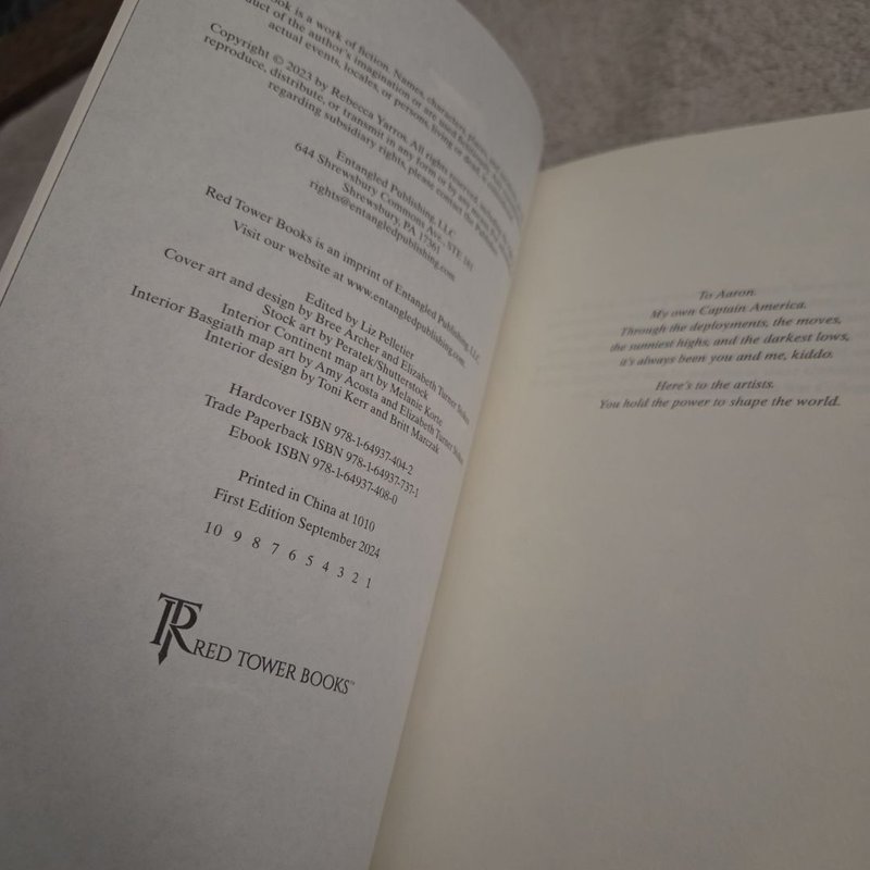 Fourth Wing Paperback First Edition by Rebecca Yarros, Paperback ...