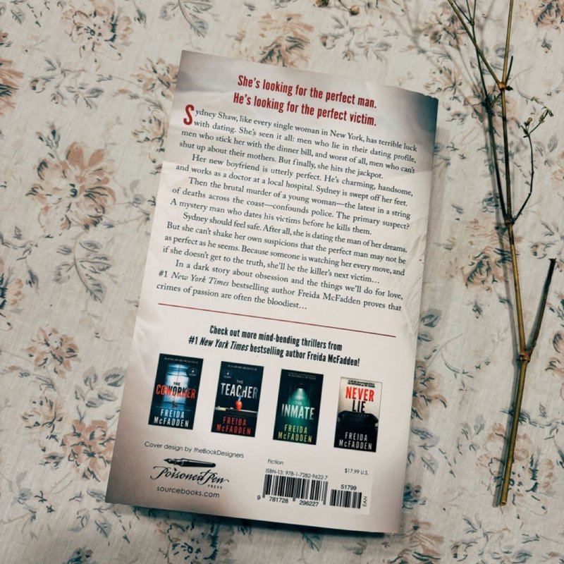 The Boyfriend by Freida McFadden, Paperback | Pangobooks