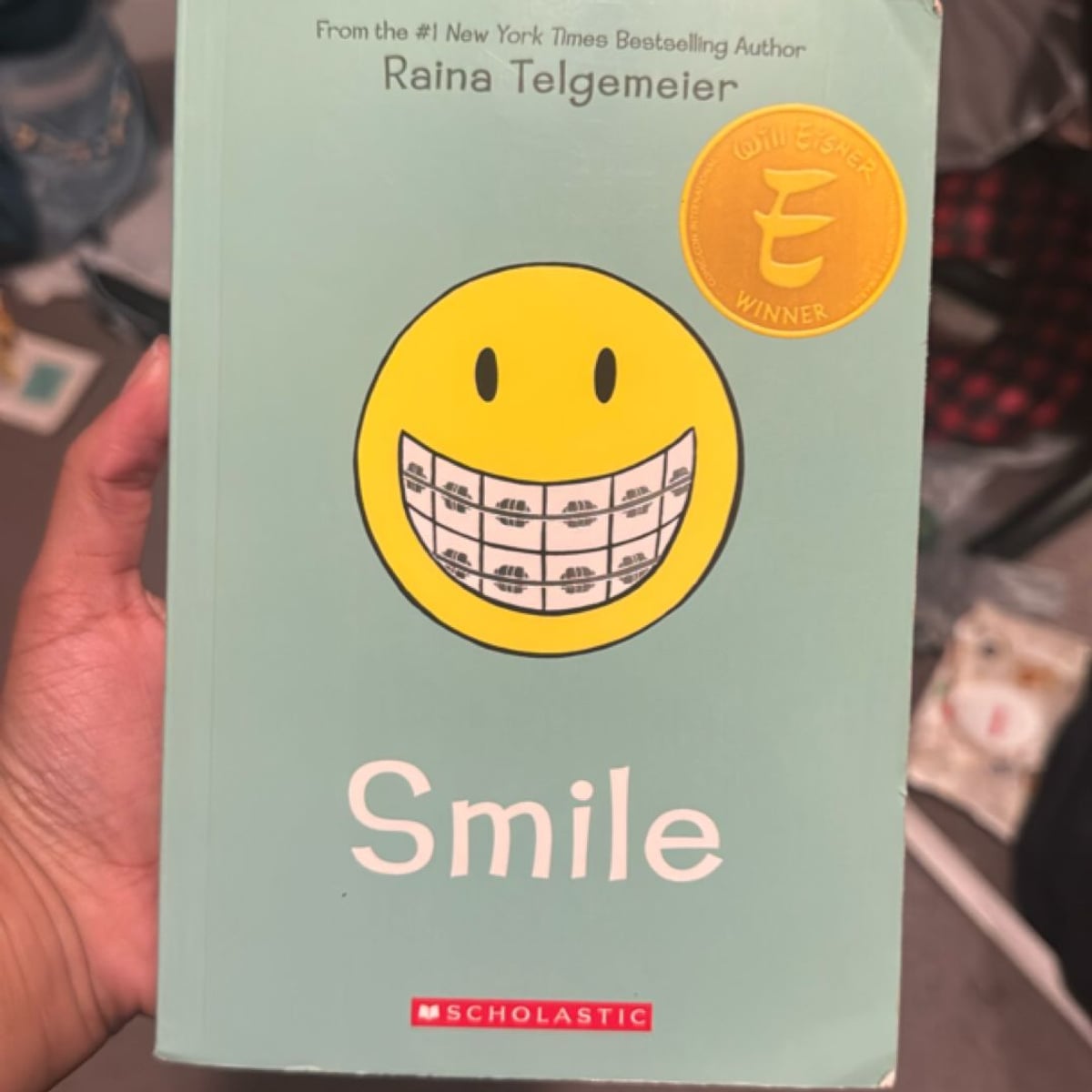 Smile by Raina Telgemeier, Paperback | Pangobooks