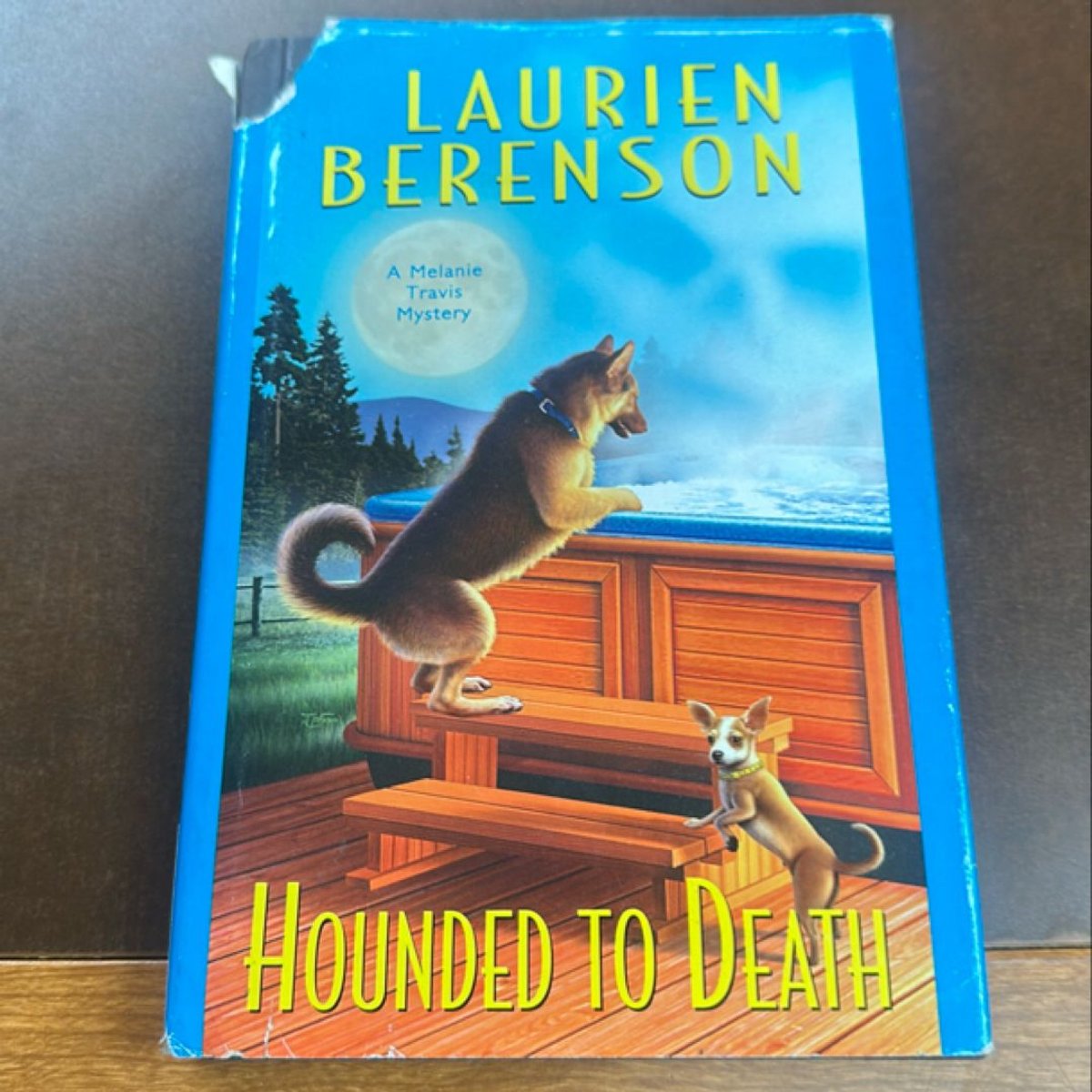 Hounded to Death by Laurien Berenson