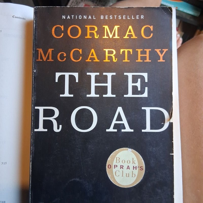 The Road by Cormac McCarthy, Paperback | Pangobooks
