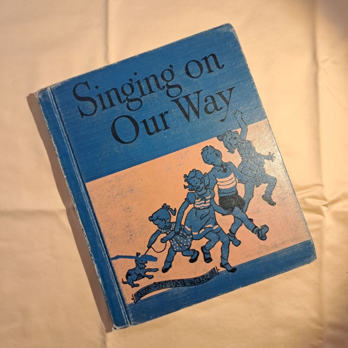 Singing on Our Way by Lilla Belle Pitts, Hardcover | Pangobooks
