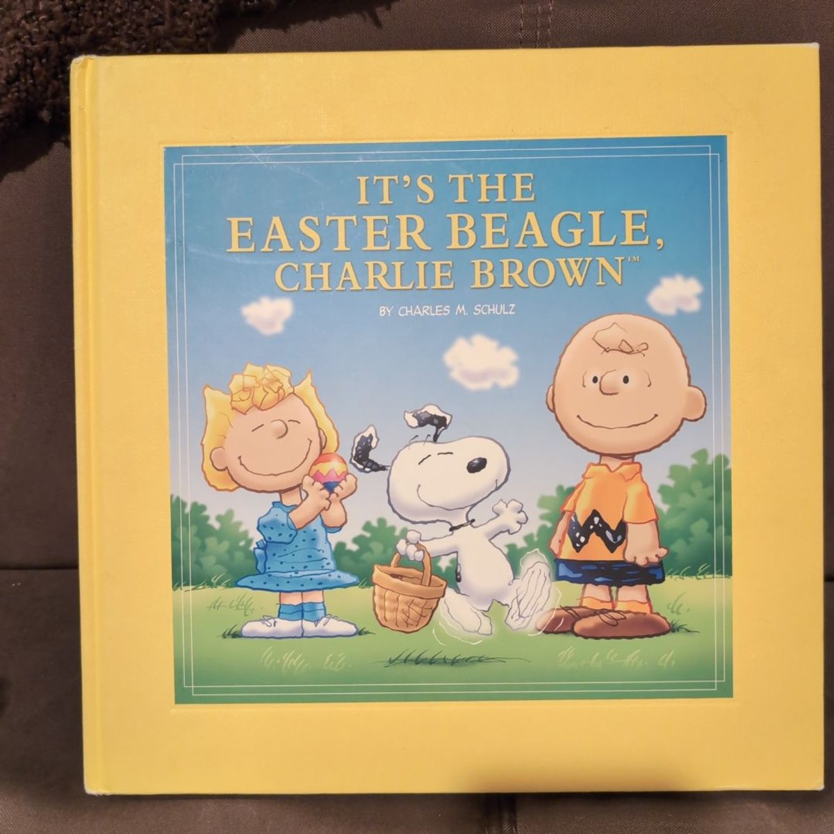 It's the Easter Beagle, Charlie Brown by Charles M. Schulz, Daphne ...