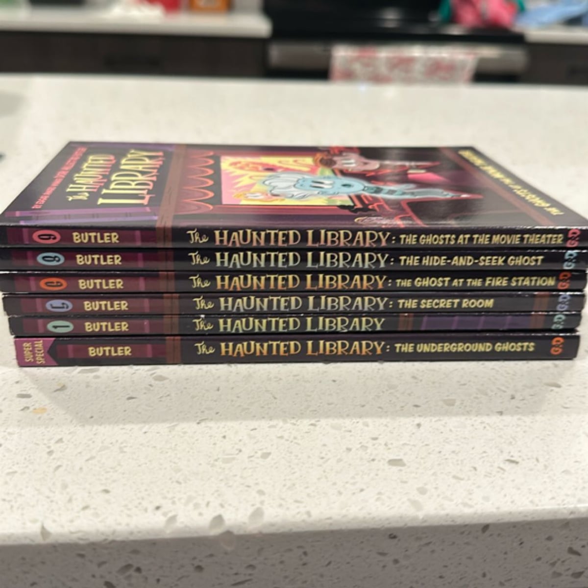The Haunted Library #1 by Dori Hillestad | PangoBooks