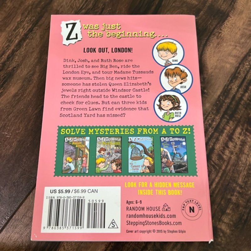 A to Z Mysteries Super Edition #6: the Castle Crime by Ron Roy