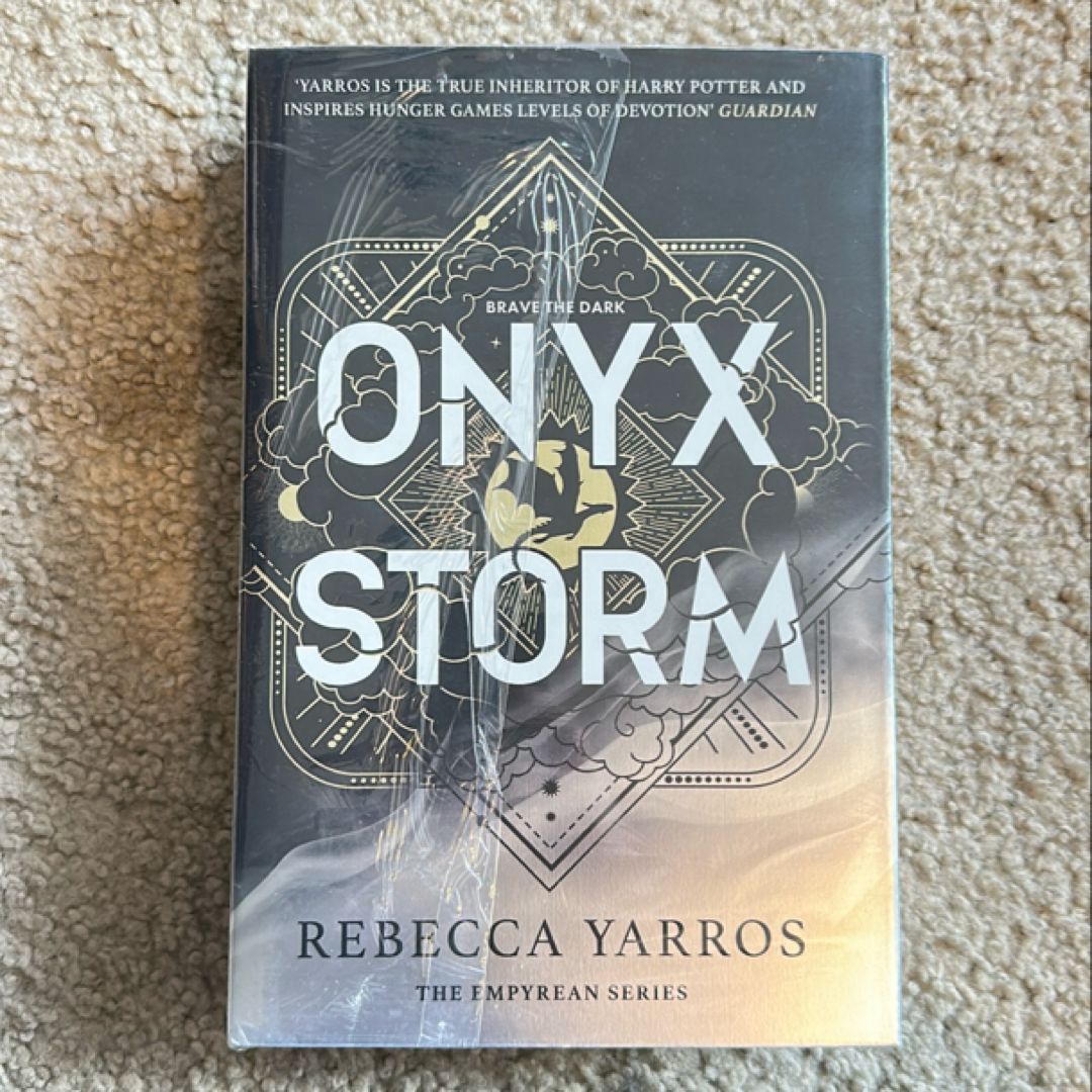 Onyx Storm Hemingway Edition by Rebecca Yarros, Hardcover | Pangobooks