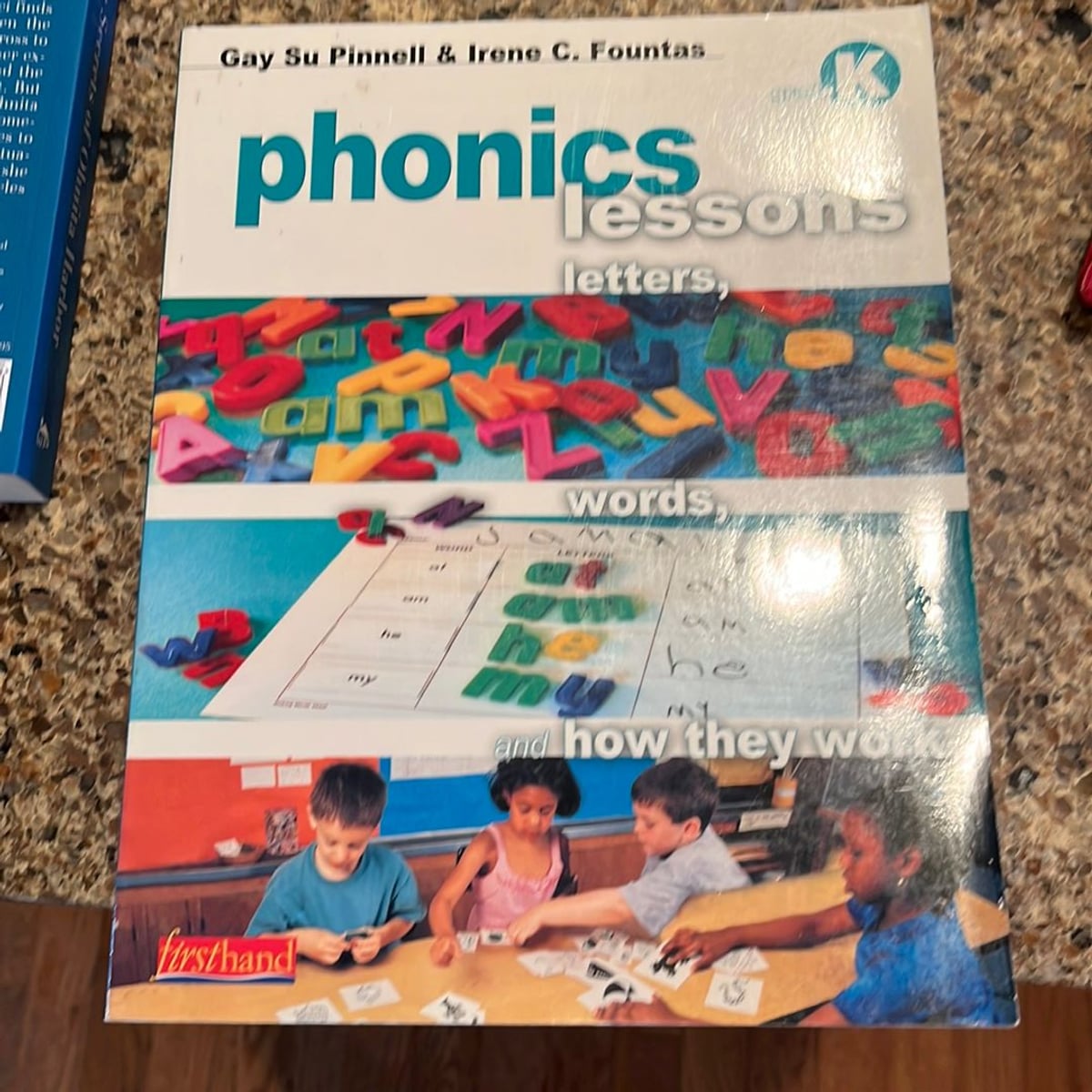 Phonics Lessons by Gay Su Pinnell, Irene C. Fountas