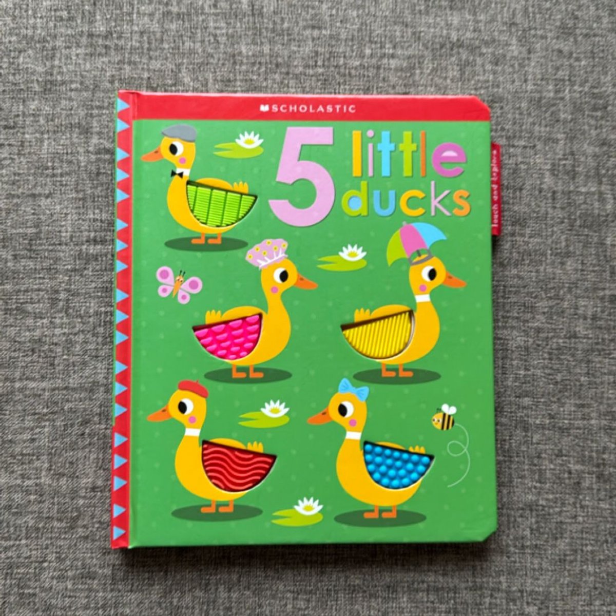 5 Little Ducks: Scholastic Early Learners (Touch and Explore) by Scholastic