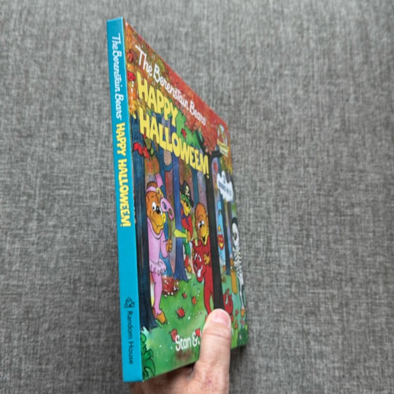 The Berenstain Bears Happy Halloween! by Stan Berenstain, Jan Berenstain