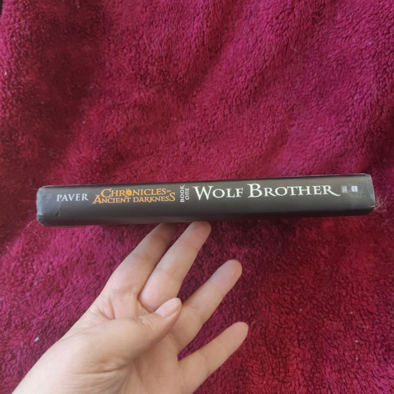 Wolf Brother, Book One: Chronicles of Ancient Darkness by Michelle Paver