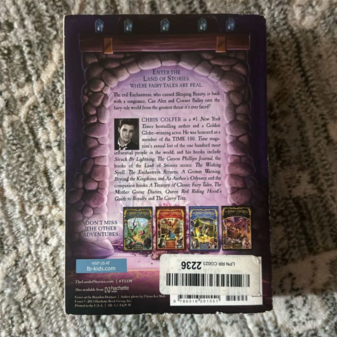 The Land of Stories: the Enchantress Returns by Chris Colfer