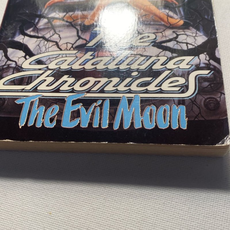 The Evil Moon by R.L. Stine , Paperback | Pangobooks