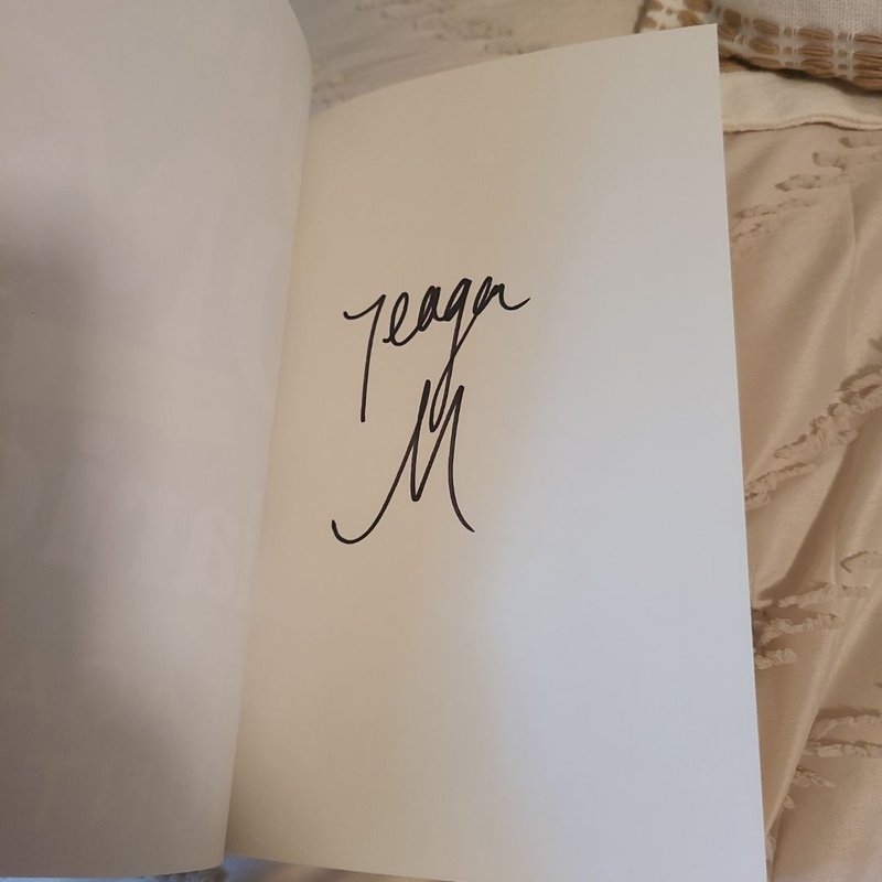 The DM Diaries by Teagan Hunter, Paperback | Pangobooks