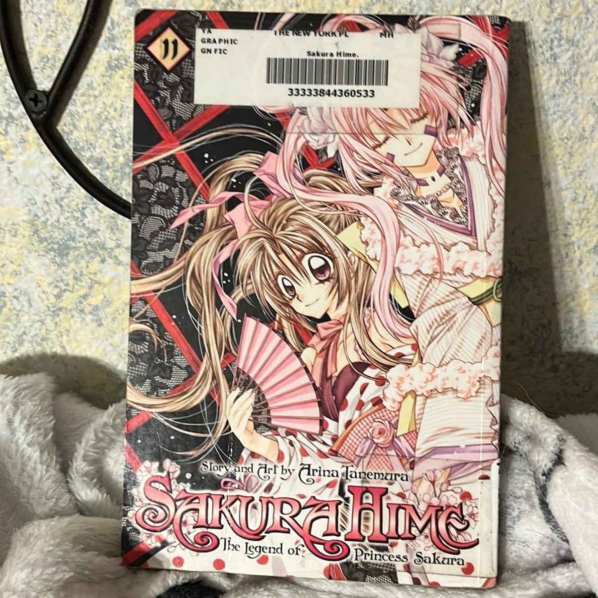 Sakura Hime: the Legend of Princess Sakura, Vol. 11 by Arina Tanemura
