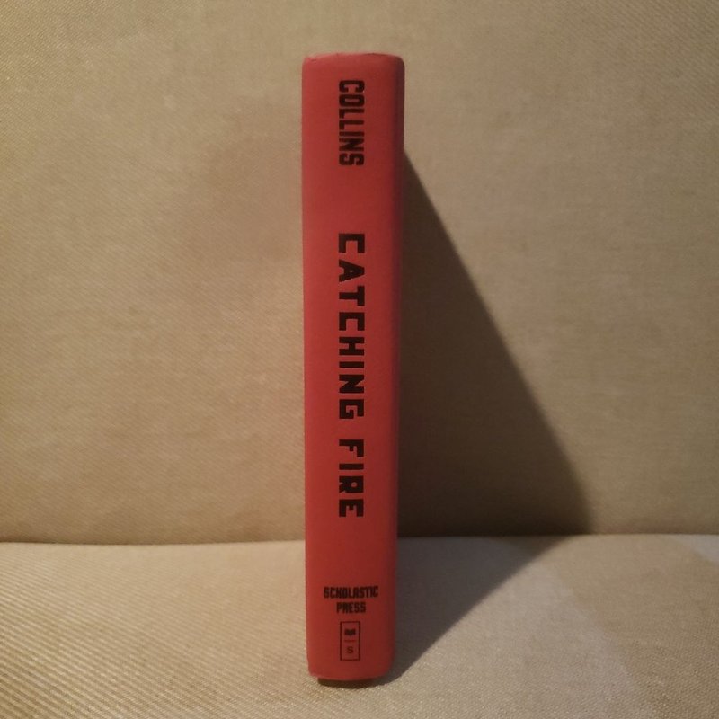 Catching Fire by Suzanne Collins, Hardcover | Pangobooks
